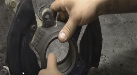 Замена подшипника передней ступицы у Рено Логан с АБС и без АБС. Как ...