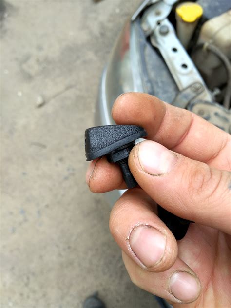 Веерные форсунки омывателя — Nissan Almera II (N16), 1,5 л, 2005 года ...