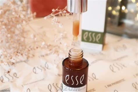 Esse Гиалуроновая сыворотка Hyaluronic Serum R6 15мл купить от AZUM ...