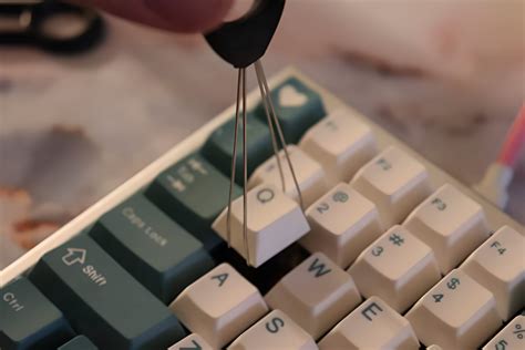 How To Clean Out Mechanical Keyboard Switches | Robots.net