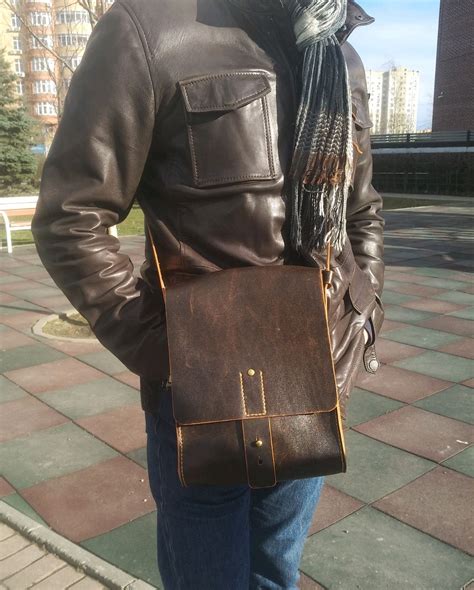 Мужская кожаная сумка на плечо на заказ в интернет-магазине Ярмарка ...