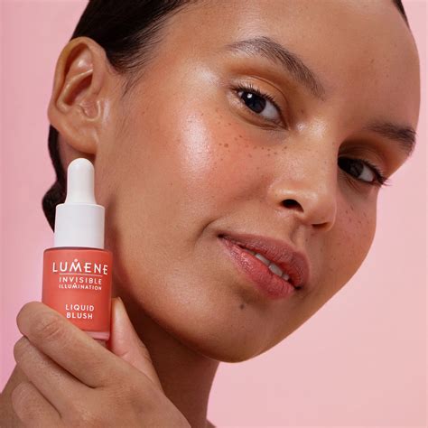 INVISIBLE ILLUMINATION Liquid Blush Lumene | PURISH