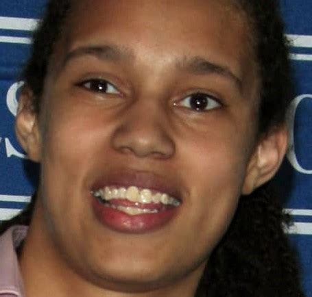 30+ Celebrities with Veneers | Antlara Dental