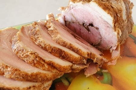 Запеченное мясо целым куском, со специями и чесноком - пошаговый рецепт ...