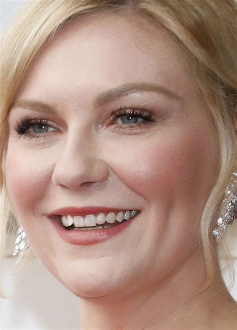 Oscars 2022: The Best (And Worst) Celebrity Hair and Makeup Looks on the Red Carpet | Celebrity ...