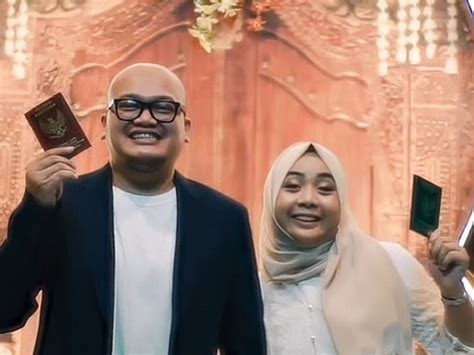 Viral! Kisah Wanita 'Meromantisasi' Pernikahannya di KUA, Sederhana ...