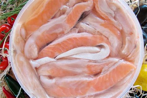 Соленая красная рыба в банке: рецепт для ленивых - Со Вкусом