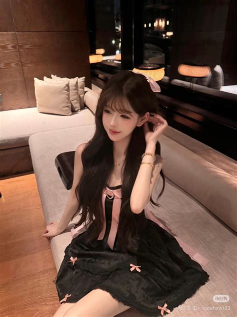 Ghim của Bng_yoeng_ trên 是可可酱呀 trong 2024 | Quần áo dễ thương, Con gái, Nữ thần