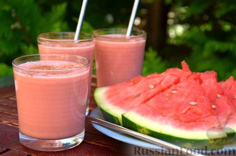 Рецепт: Молочный коктейль с арбузом, мёдом и корицей на RussianFood.com