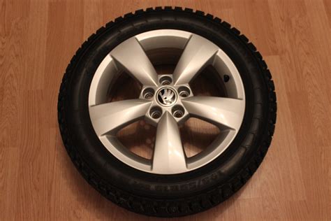 СРОЧНО ПРОДАЮ КОМПЛЕКТ))) цена снижена — Skoda Rapid (1G), 1,6 л, 2014 ...