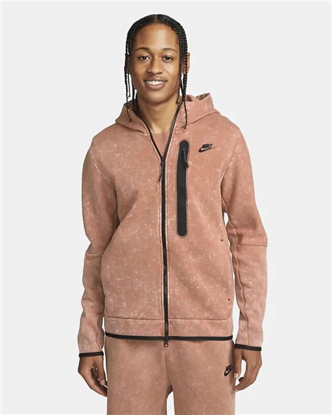 NIKE SPORTSWEAR TECH FLEECE