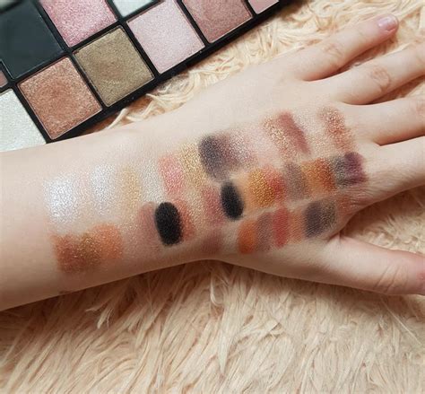 Makeup Revolution Maxi Reloaded Palette Large It Up at BEAUTY BAY