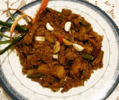 Eating in Hale Manoa Hawaii: loitta sutki vorta (Bhorta with dry Bombay ...