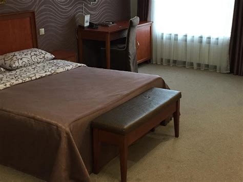 ZLATA PRAGA PREMIUM - Hotel Reviews (Ukraine/Zaporizhzhya)