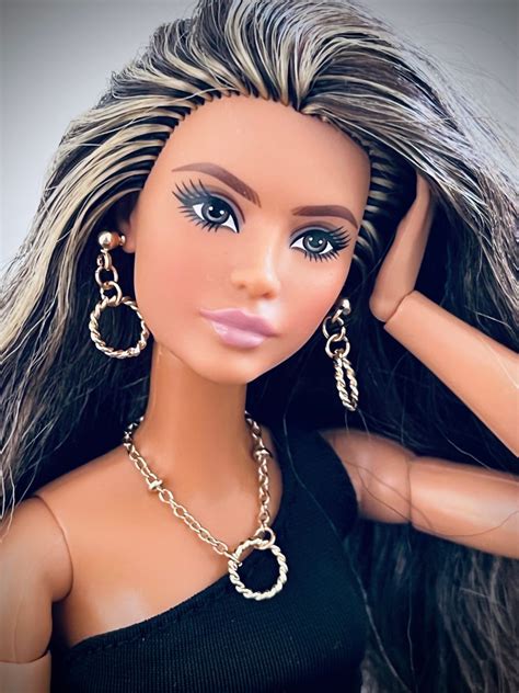 Barbie Lina 🔥 | Barbie kleider, Barbie zubehör, Barbie puppen