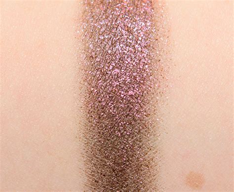Huda Beauty Ruby Obsessions Eyeshadow Palette Review & Swatches