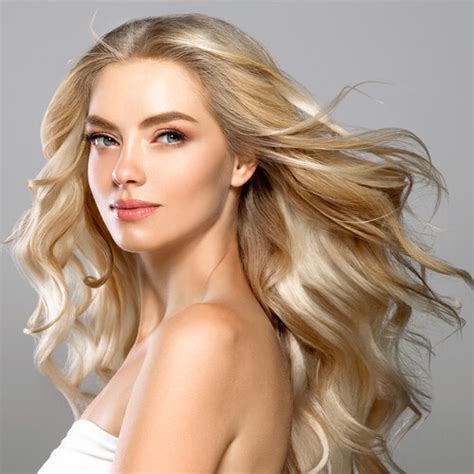 Farmavita Hd Lifestyle Spray For Fixation And Volume - 220Ml