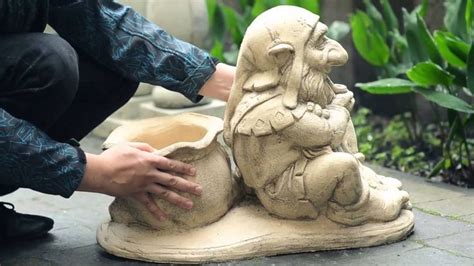 Картинки по запросу садовый гном | Garden sculpture, Outdoor decor, Outdoor