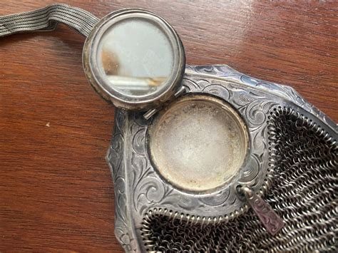Antique WB Silver Tone Mesh Makeup Compact Wristlet P… - Gem