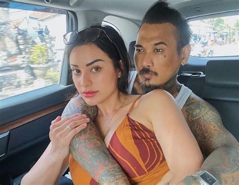 Jerinx SID Bebas dari Penjara, Nora Alexandra Pamer Foto Mesra Bareng sang Suami