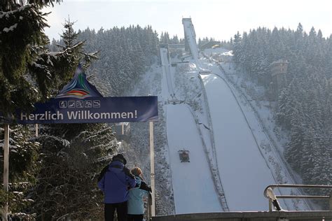 Oberhof Infos zu Sehenswürdigkeiten (Rennsteig, Sportstätten ...