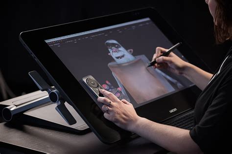 WACOM Cintiq 27QHD Touch (DTH-2700) | TSBOHEMIA.CZ