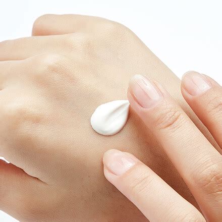 Мягкий солнцезащитный крем на каждый день на физических фильтрах Derma ...