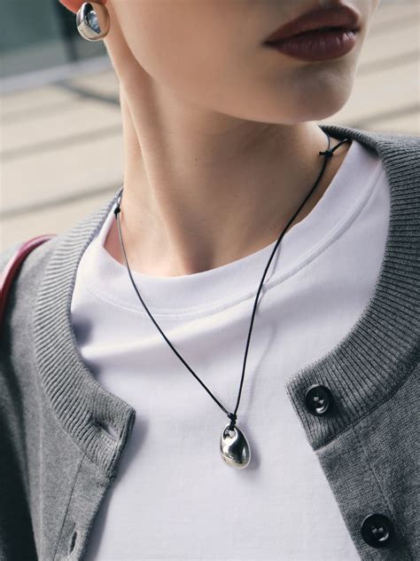 Дутые серьги-пусеты :: LICHI - Online fashion store