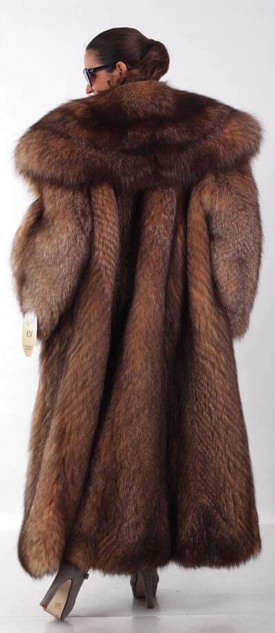 Составляем базовый гардероб для женщины 50 лет: 40+ фото | Fur fashion ...