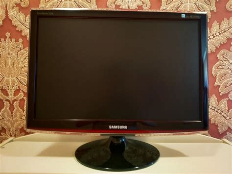 Samsung T220 22"