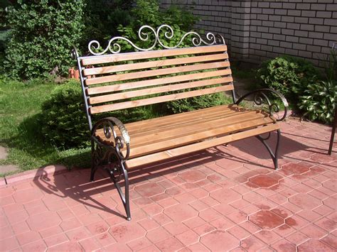 Скамейки из ковки и дерева 92 фото