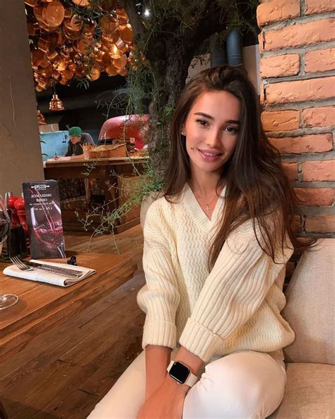 Zarina Vosidova on Instagram: “За любимым занятием 😋🍽🍝” | Fashion, Boss ...