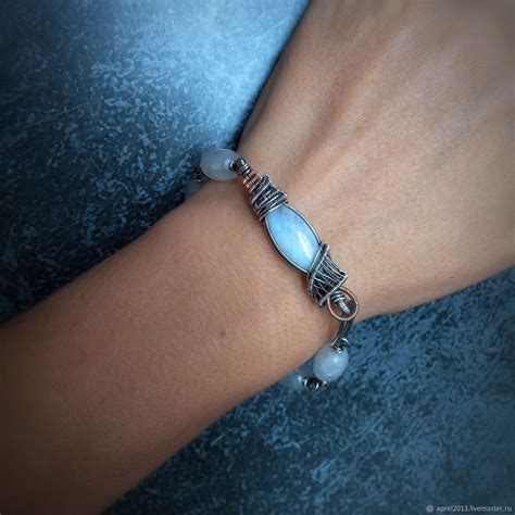 Браслет серебряный с лунным камнем wire wrap в интернет-магазине ...