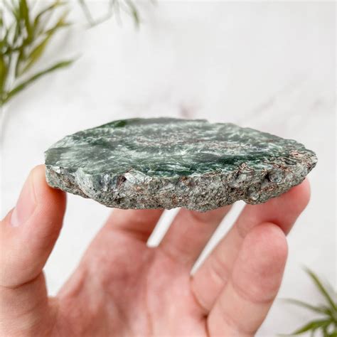 Серафинит (клинохлор)