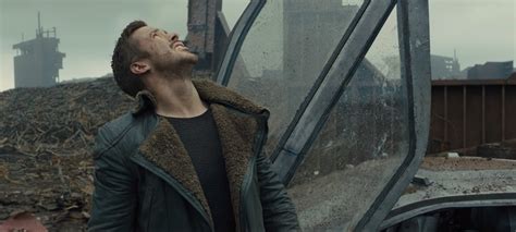 "Бегущий по лезвию 2049" мог называться "Бегущий по лезвию: Андроиды ...