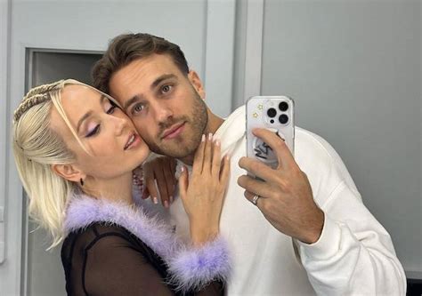 «Геям ты зашел»: фотографии избранника Клавы Коки Александра Поверина ...