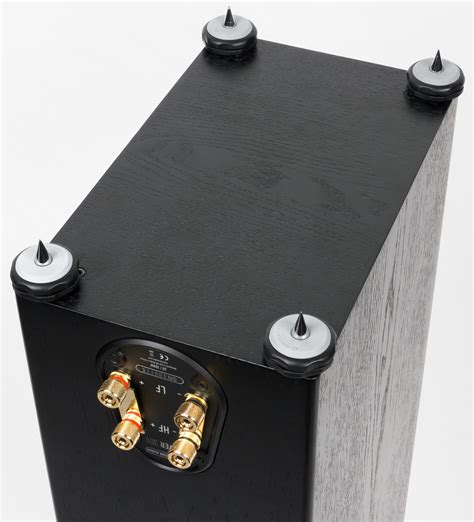 Трехполосные напольные колонки Monitor Audio Silver 300