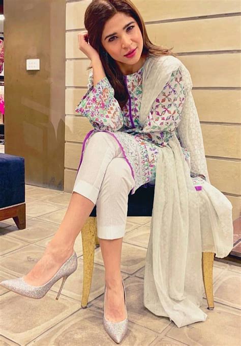 Shalwar kameez + heels💦💦 | Scrolller