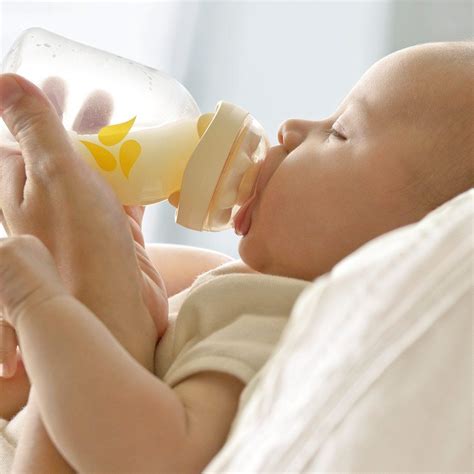 Medela - PP-Flasche 150 ml mit Muttermilchsauger Calma - Babyartikel.de