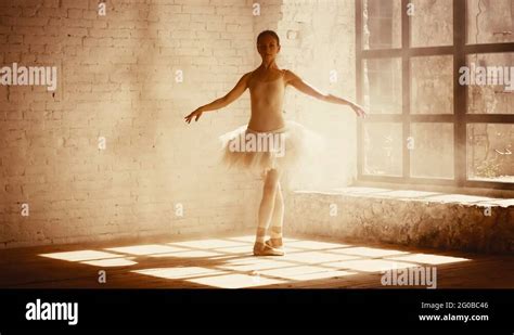 Fouette turns Stock Videos & Footage - HD and 4K Video Clips - Alamy