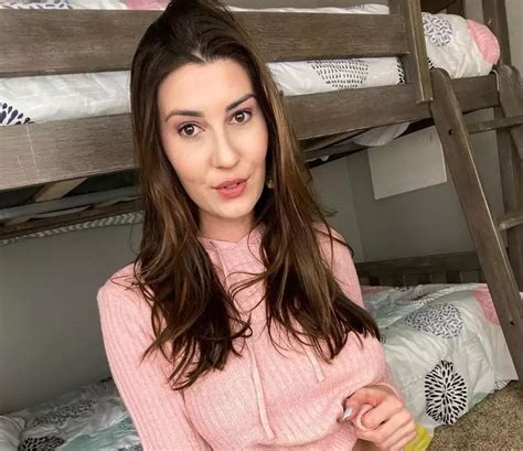 Amber Hahn Age, Height, Photos, Measurements, Net Worth, Instagram, Wikipedia, Biography & More