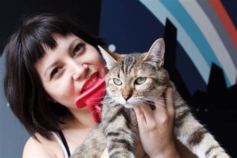 Licki Brush Lets You Brush Your Cat By Licking… Wait. What!??
