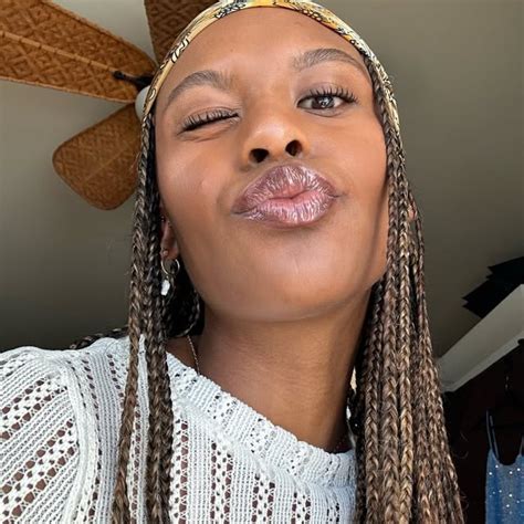 Kashae (@kashaeinmotion) • Threads, Say more