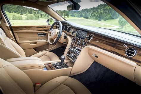 В продаже появился парфюм с запахом нового автомобиля