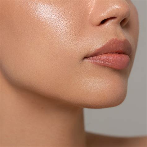6 Ways to Enhance Your Makeup with Strobe Cream – Faces Canada
