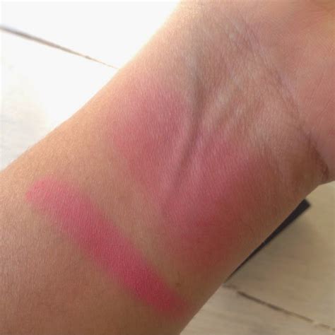 Bobbi Brown Blush in Apricot(6) | Review & Swatches