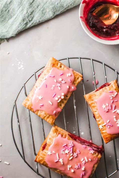 These delicious Homemade Pop Tarts won’t disappoint. These easy ...