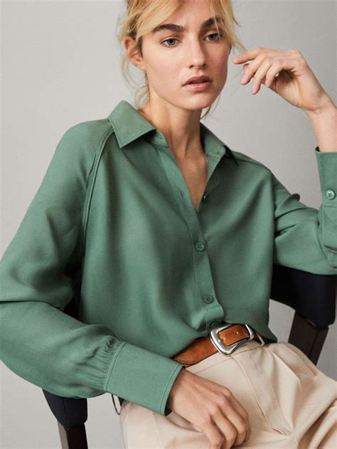 Pin by mandarinka on вещи | Silk blouse outfit, Blouses for women ...