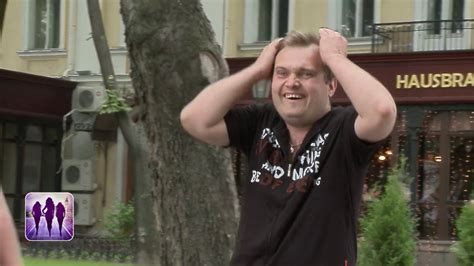 Осторожно! Толстушка встает! - YouTube