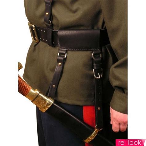 Воинственный аксессуар покоряет мировые подиумы: портупея: Модные ...